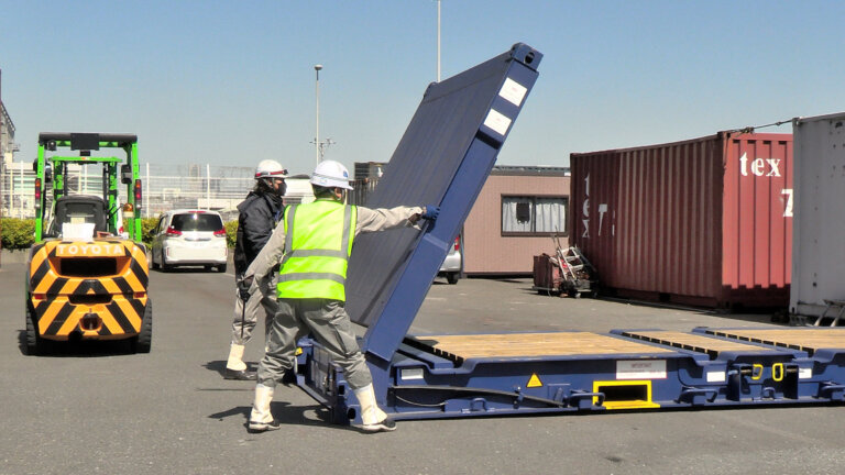 フラットラックコンテナを折り畳んでみよう！ - N-avigation 最新の物流情報をお届け！