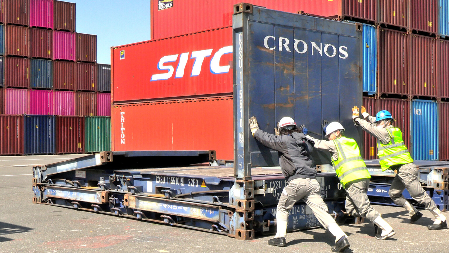 フラットラックコンテナを折り畳んでみよう！ - N-avigation 最新の物流情報をお届け！