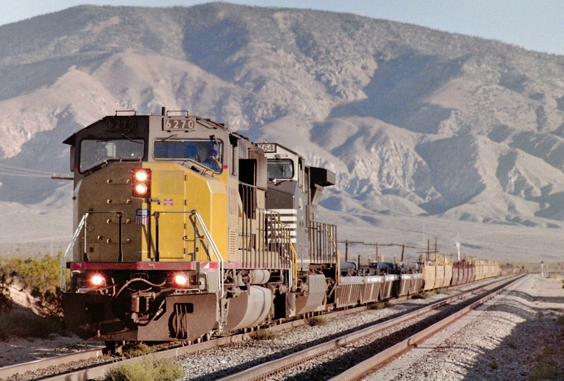 2025年の海運市況をNVOCC担当者が語る - N-avigation 最新の物流情報をお届け！